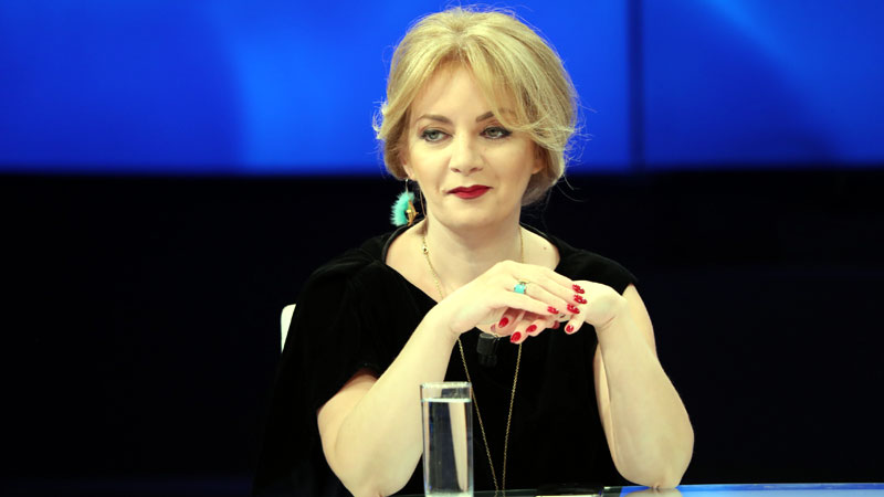 A kishte të drejtë Iris Luarasi të zbulonte emrat e atyre që ngeli në ... A kishte të drejtë Iris Luarasi të zbulonte emrat e atyre që ngeli në ...