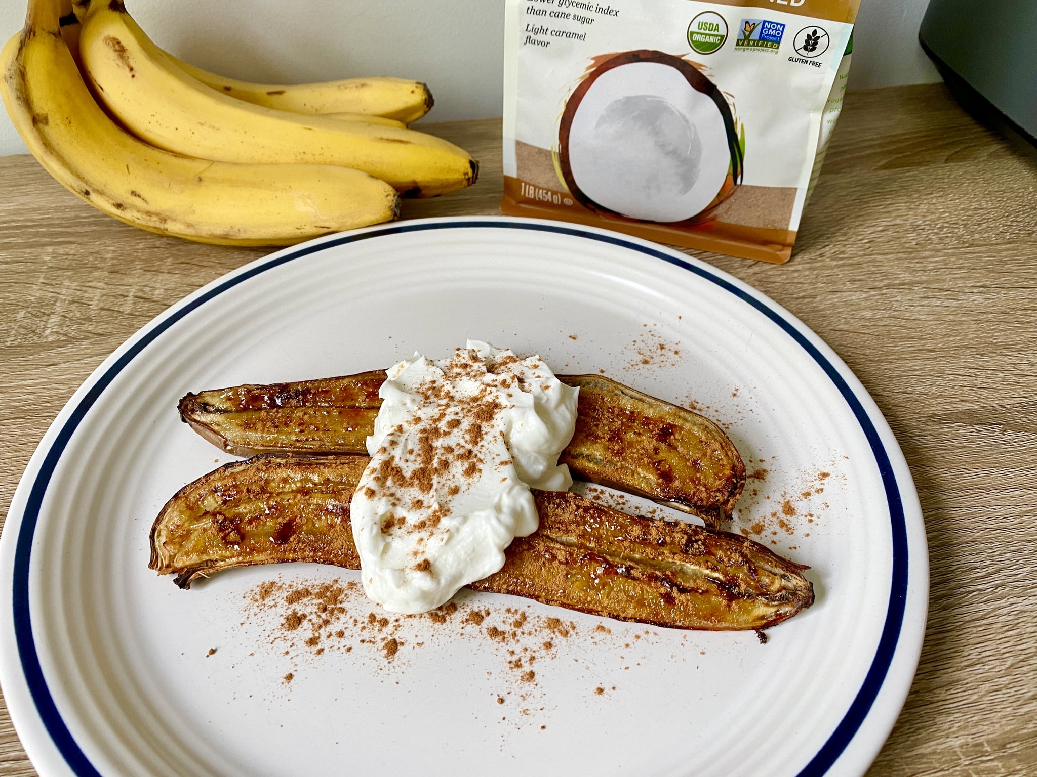 Për këtë pjatë me banane të karamelizuara ju duhen vetëm 3 përbërës dhe ... Për këtë pjatë me banane të karamelizuara ju duhen vetëm 3 përbërës dhe ...