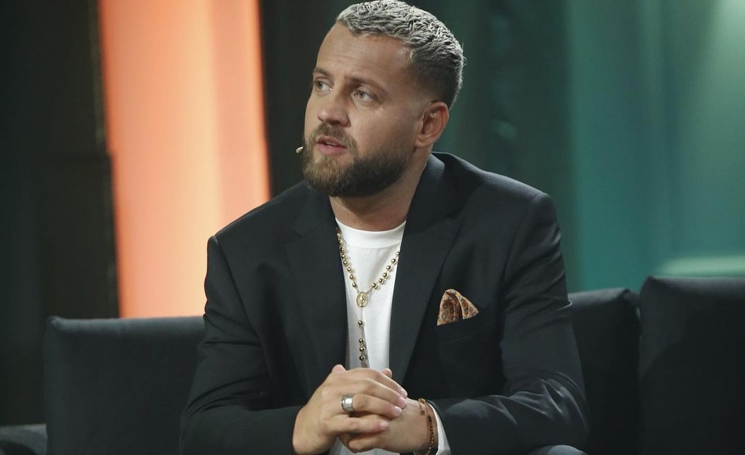 A do të përfshihet në politikë? Luizi zbulon vendimin e tij - TV Mania A do të përfshihet në politikë? Luizi zbulon vendimin e tij - TV Mania